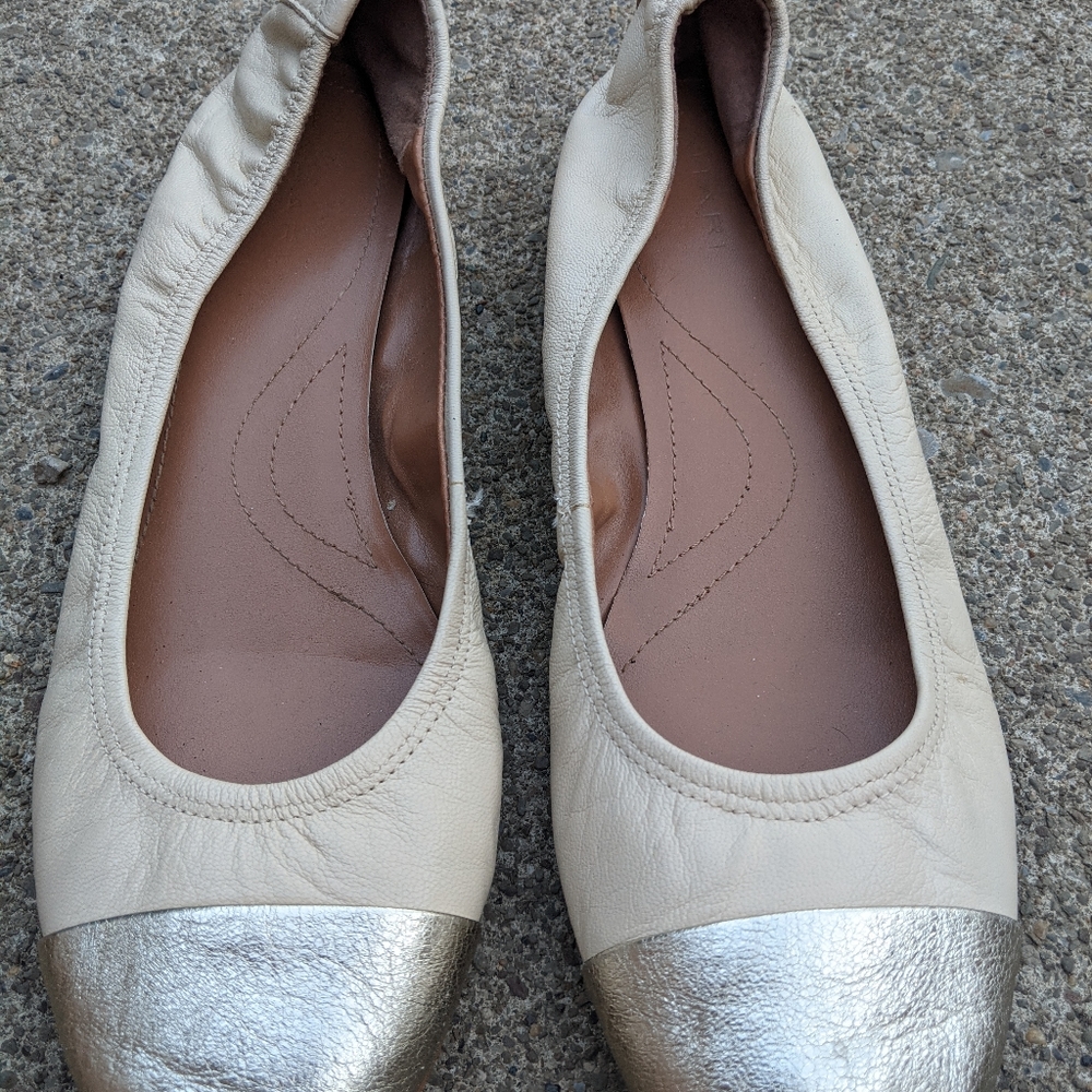 Tahari Carly Tan Leather Gold Cap Toe Flats 8m - Gem